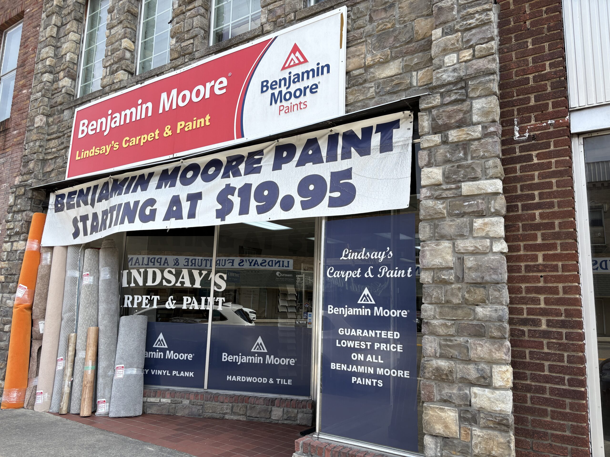 $5 a gallon paint sale at Lindsayâ€™s Carpet & Paint Center – WLAF
