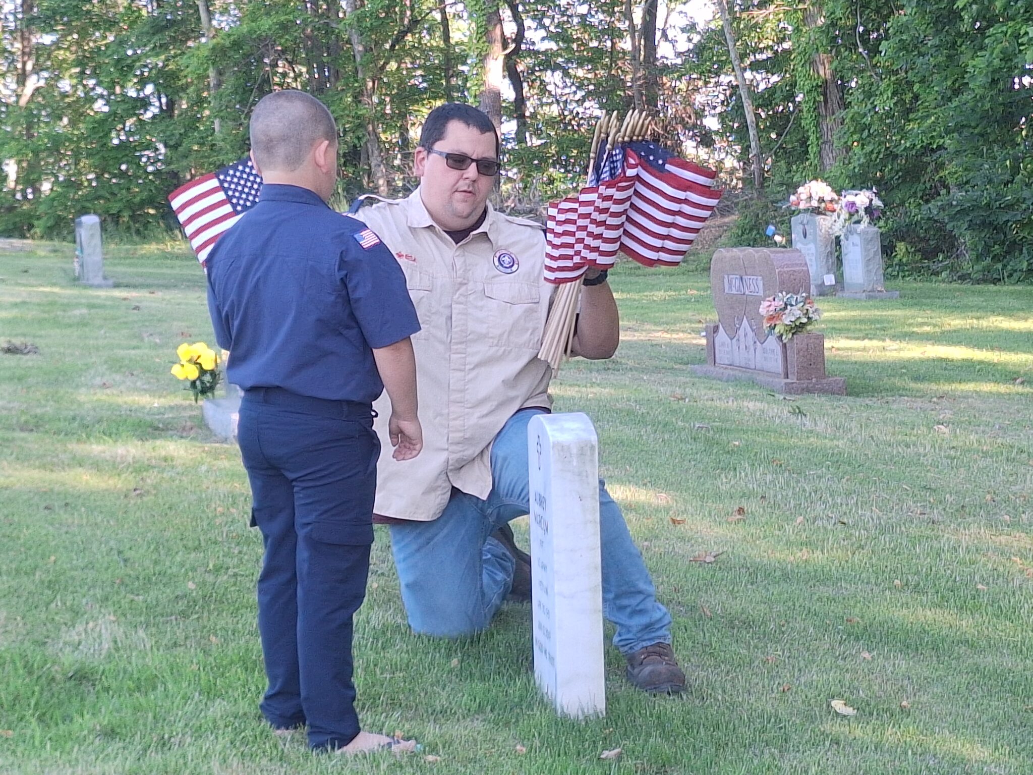 Veterans and Scouts place flags on graves for Memorial Day – WLAF