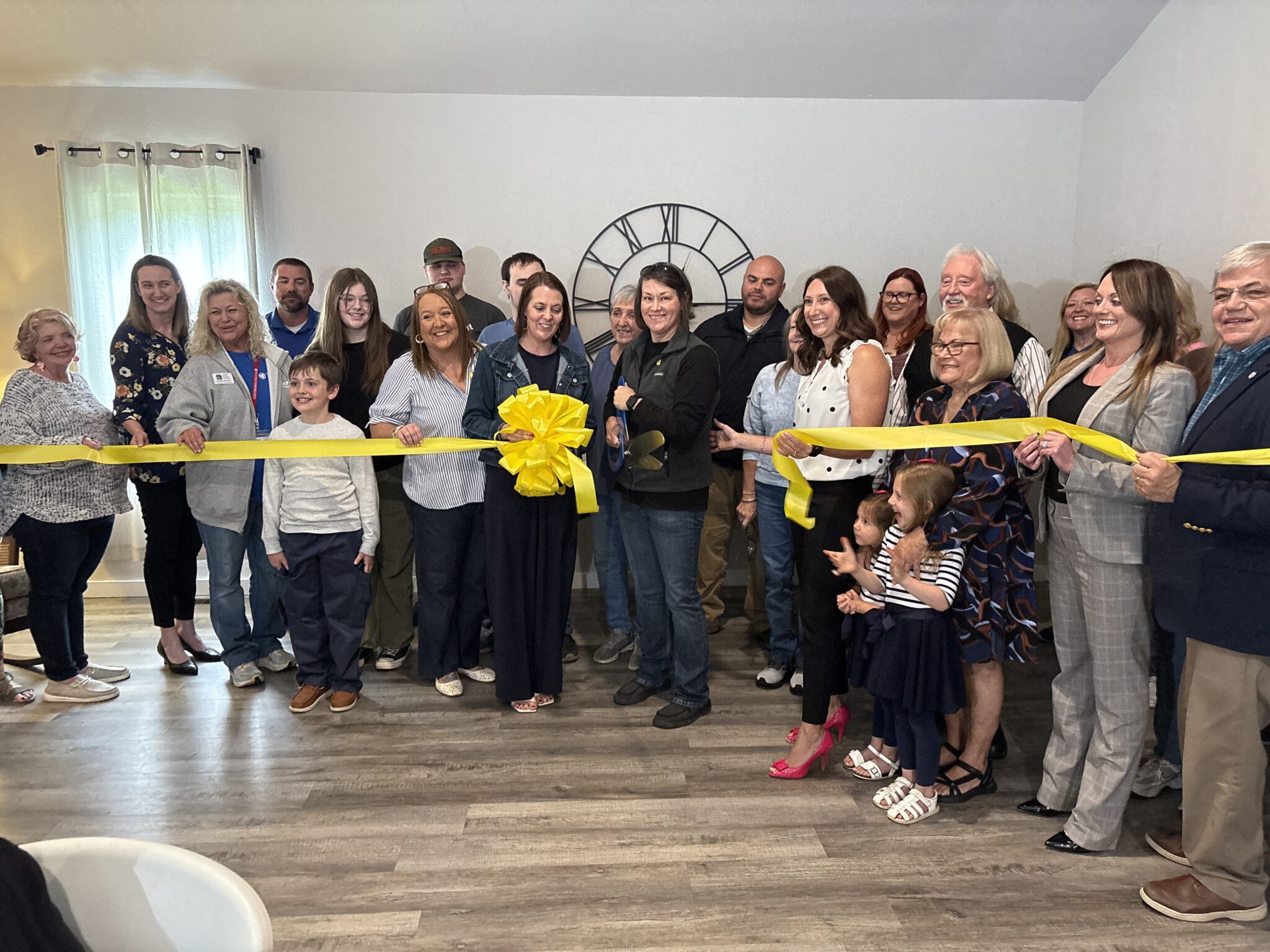 Smith snips the ribbon on the official beginning of HOMEstretch – WLAF