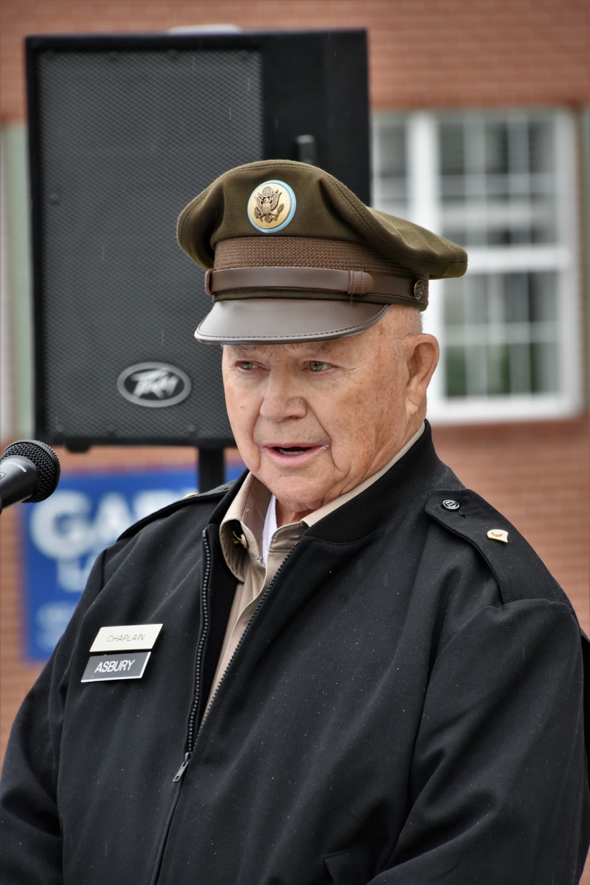 The family came out for Paps, LieutenantÂ ColonelÂ KnudÂ Salveson – WLAF