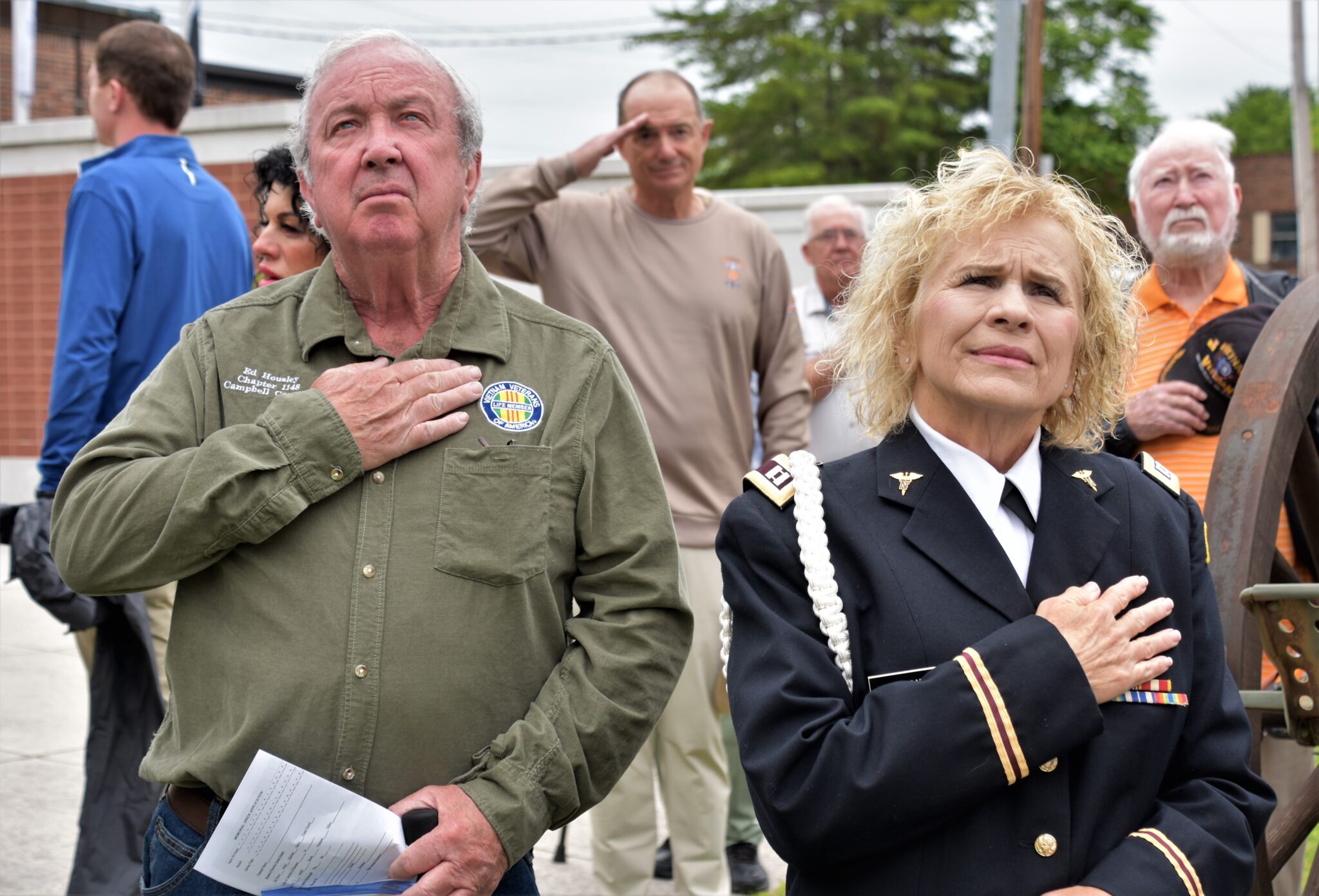 The family came out for Paps, LieutenantÂ ColonelÂ KnudÂ Salveson – WLAF