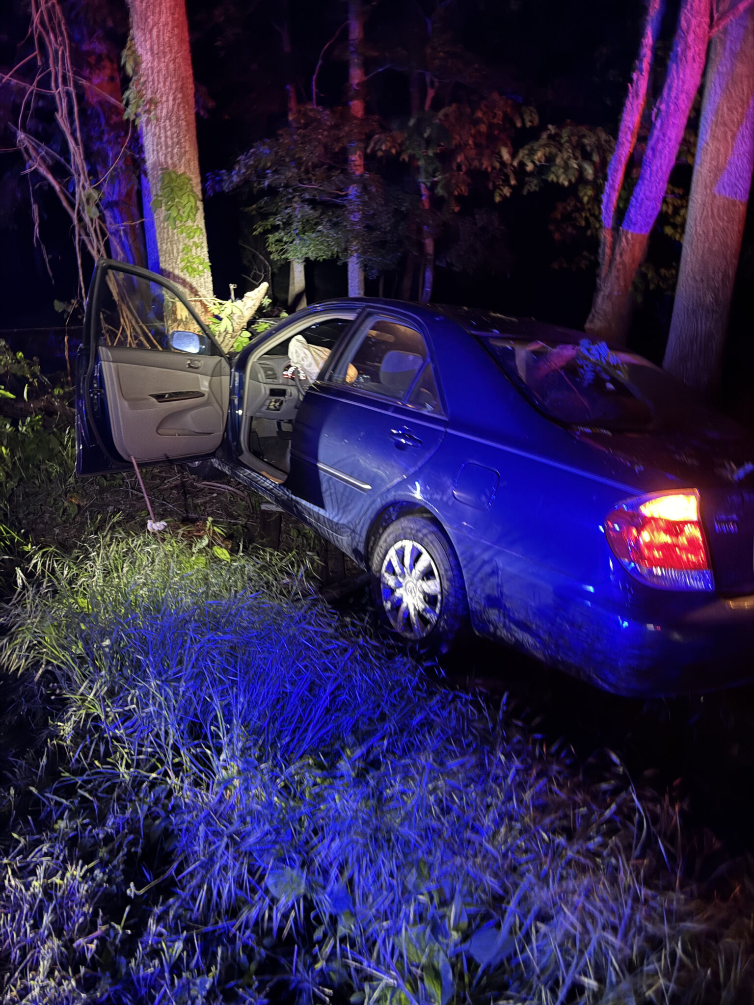 Car versus tree early Wednesday, driver shaken, but OK - WLAF