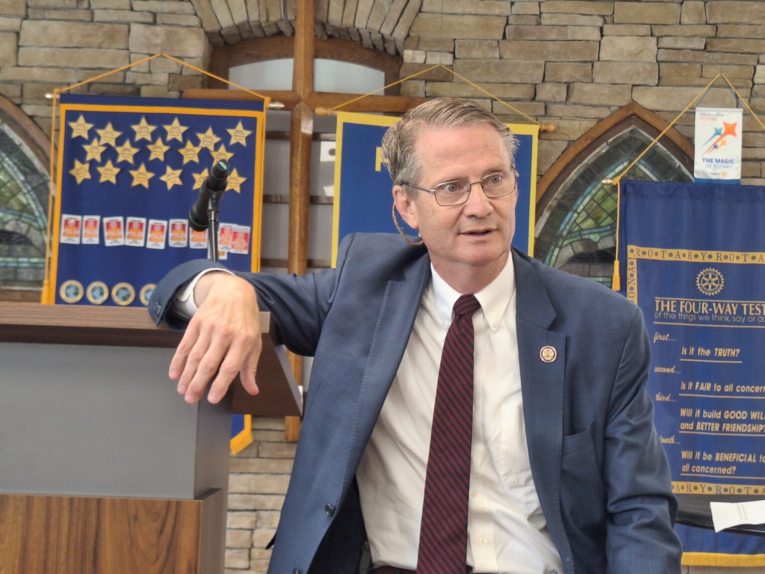 Congressman Burchett speaks at Rotary - WLAF