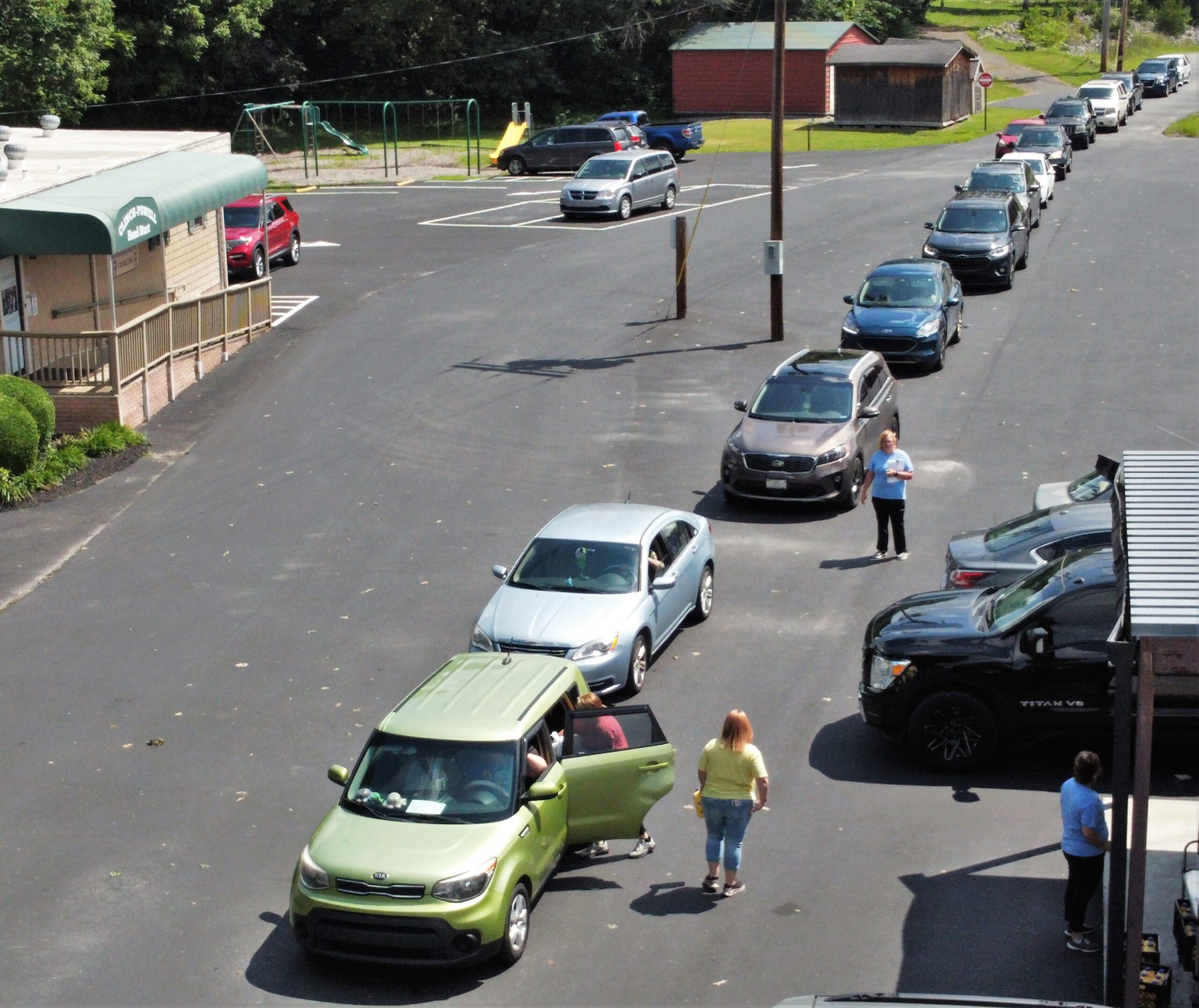 Twigloo School Nutrition Bus stops at CCHS at 11:30am – WLAF