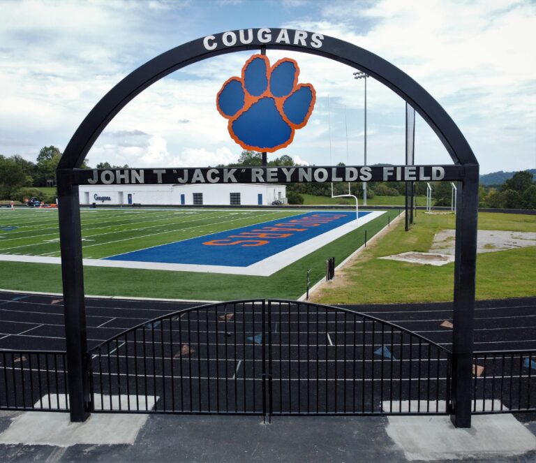Arch to Jack Reynolds Field to be dedicated tonight – WLAF