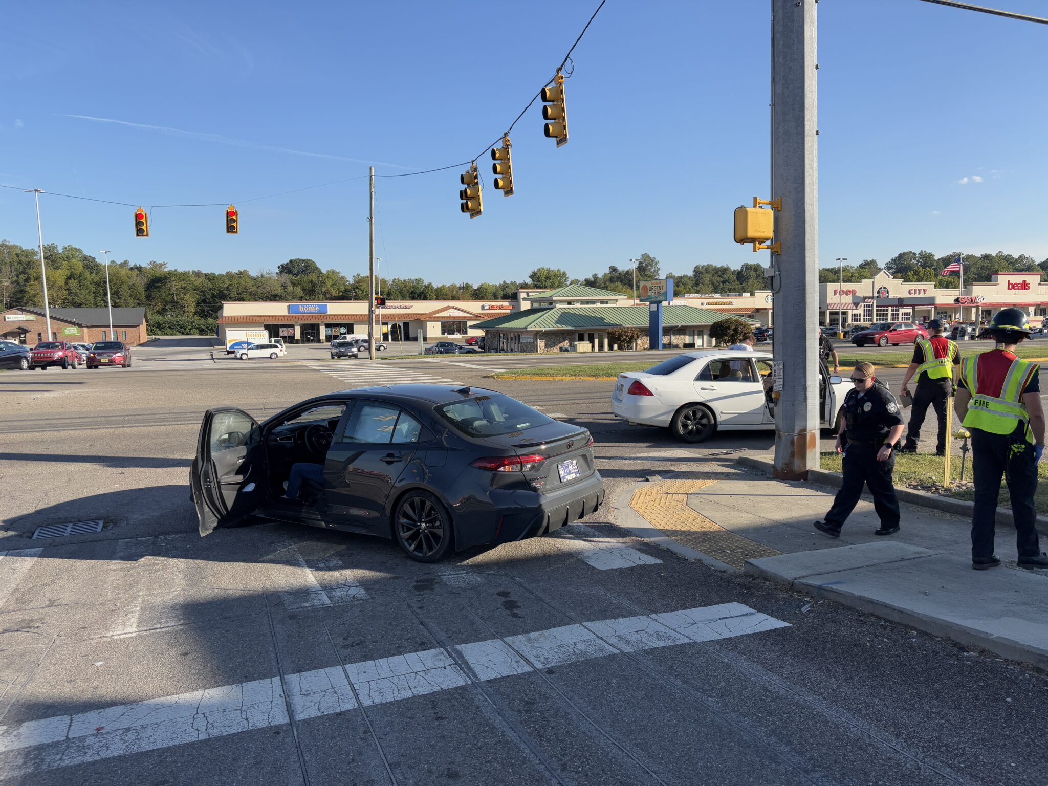 Air bags deployed in two car crash near Woodson Shell – WLAF