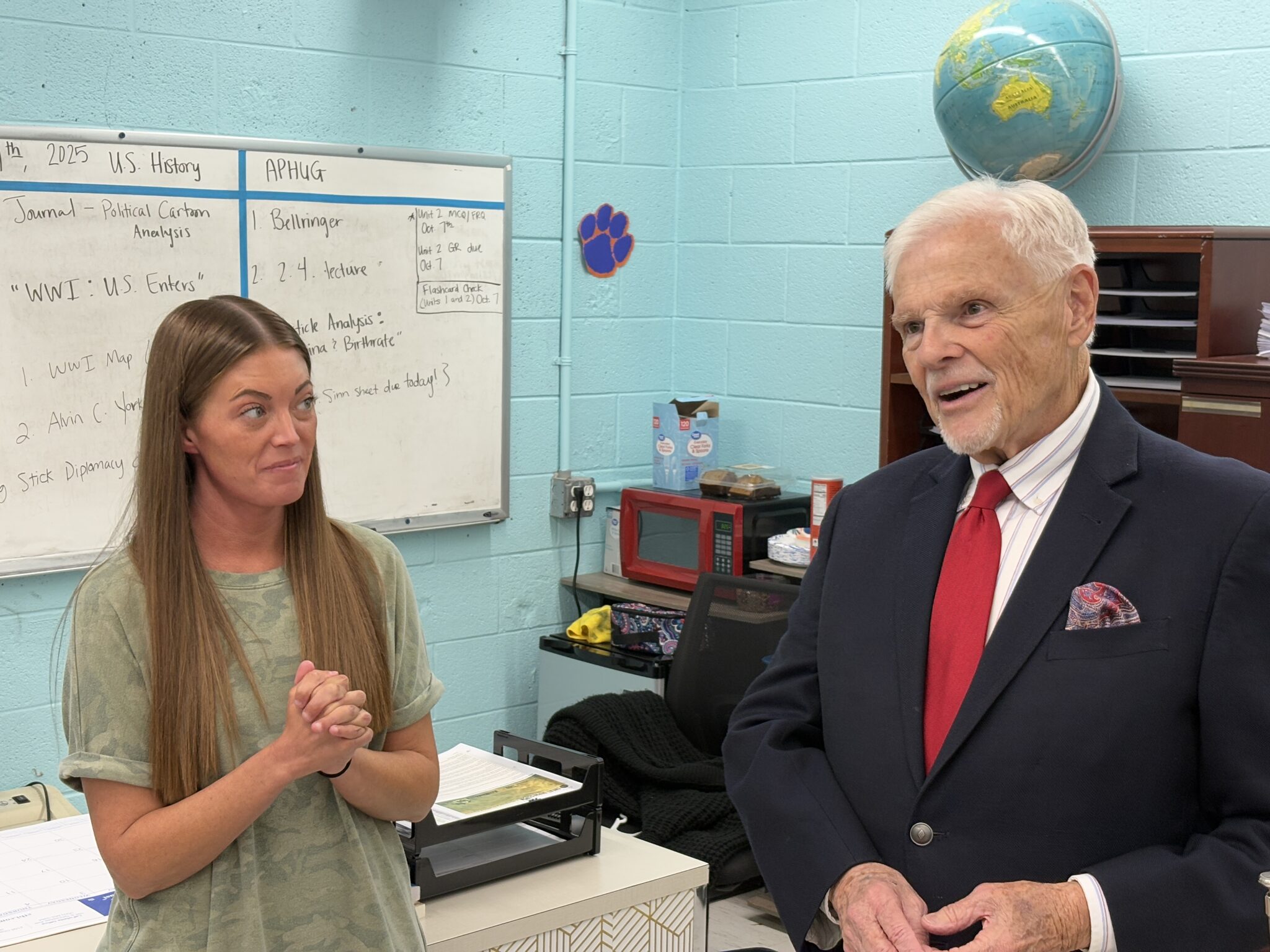 The school teacher comes out in Yager on visit to CCHS - WLAF