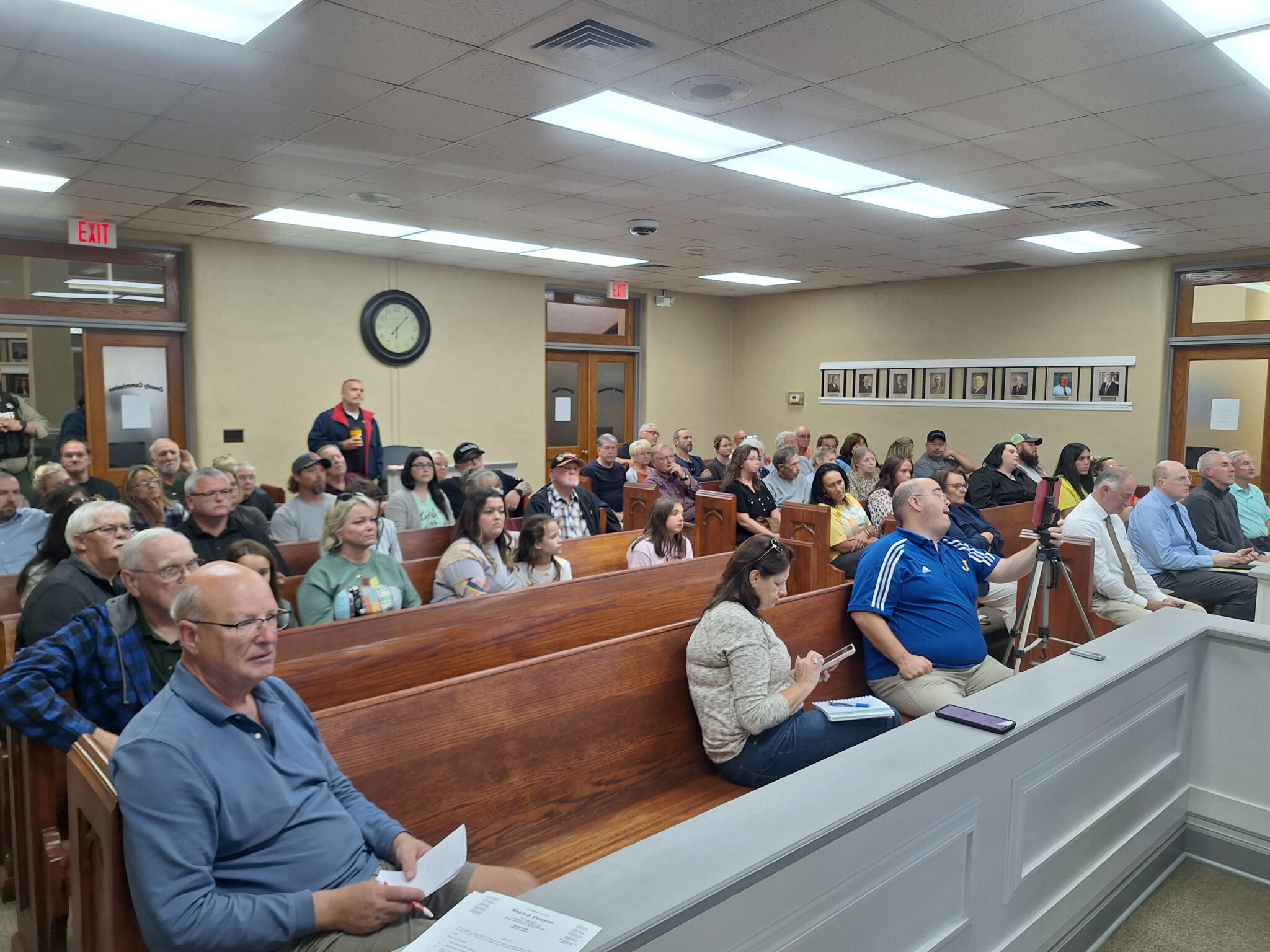 Citizens turn up in numbers against White Oak landfill - WLAF