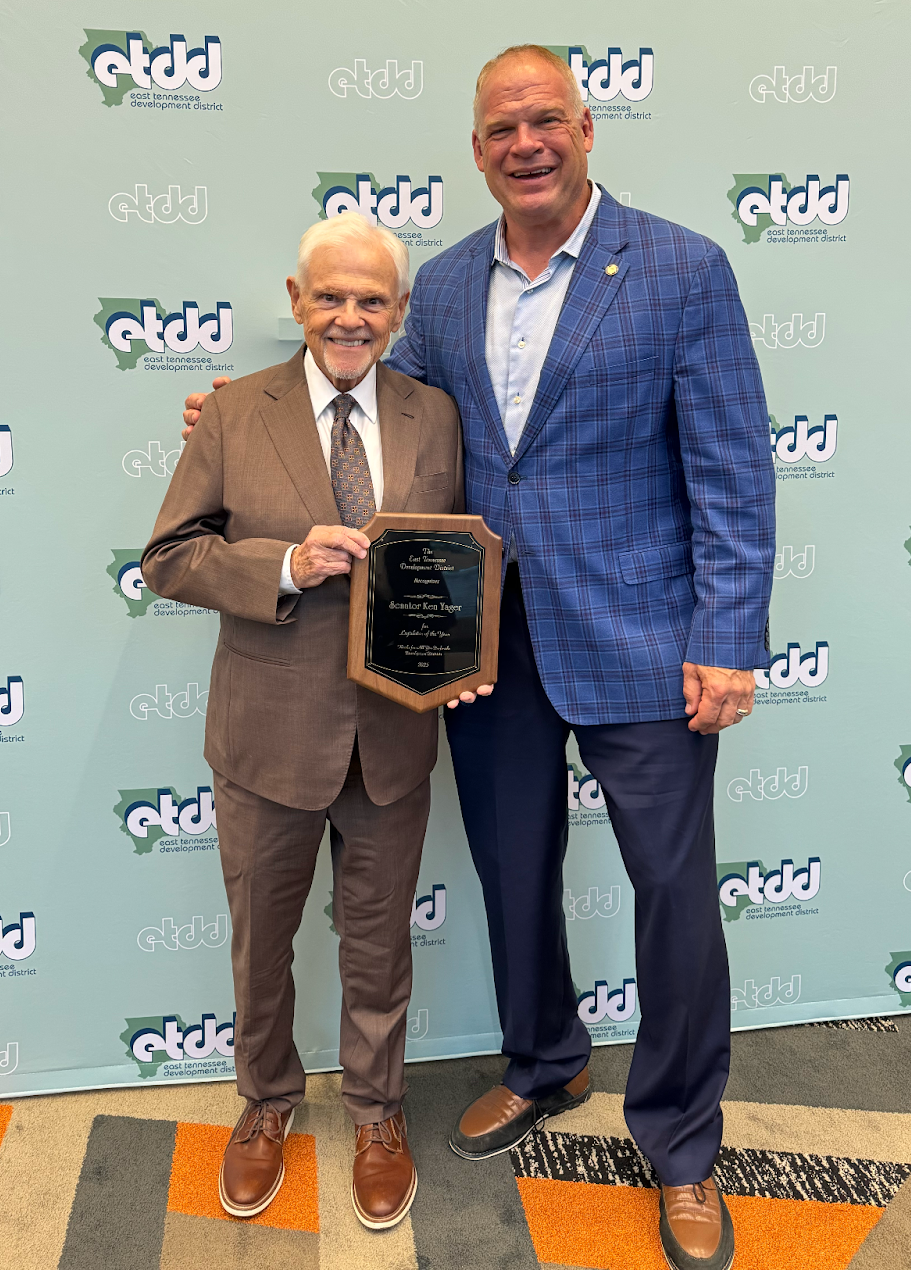 Yager receives East Tennessee Development District Award - WLAF