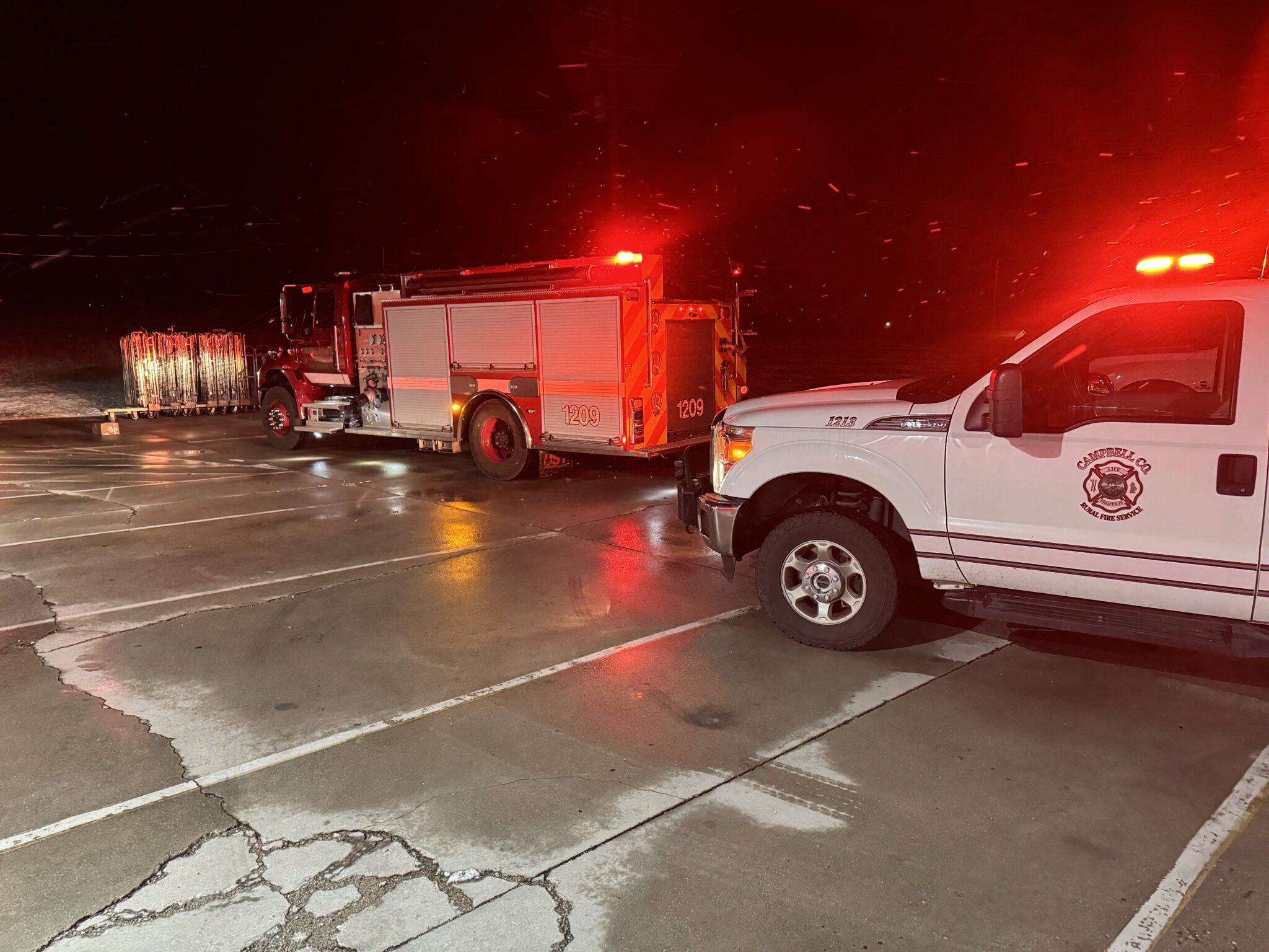 Firefighters with CCRFS quickly solve potential problem at store – WLAF