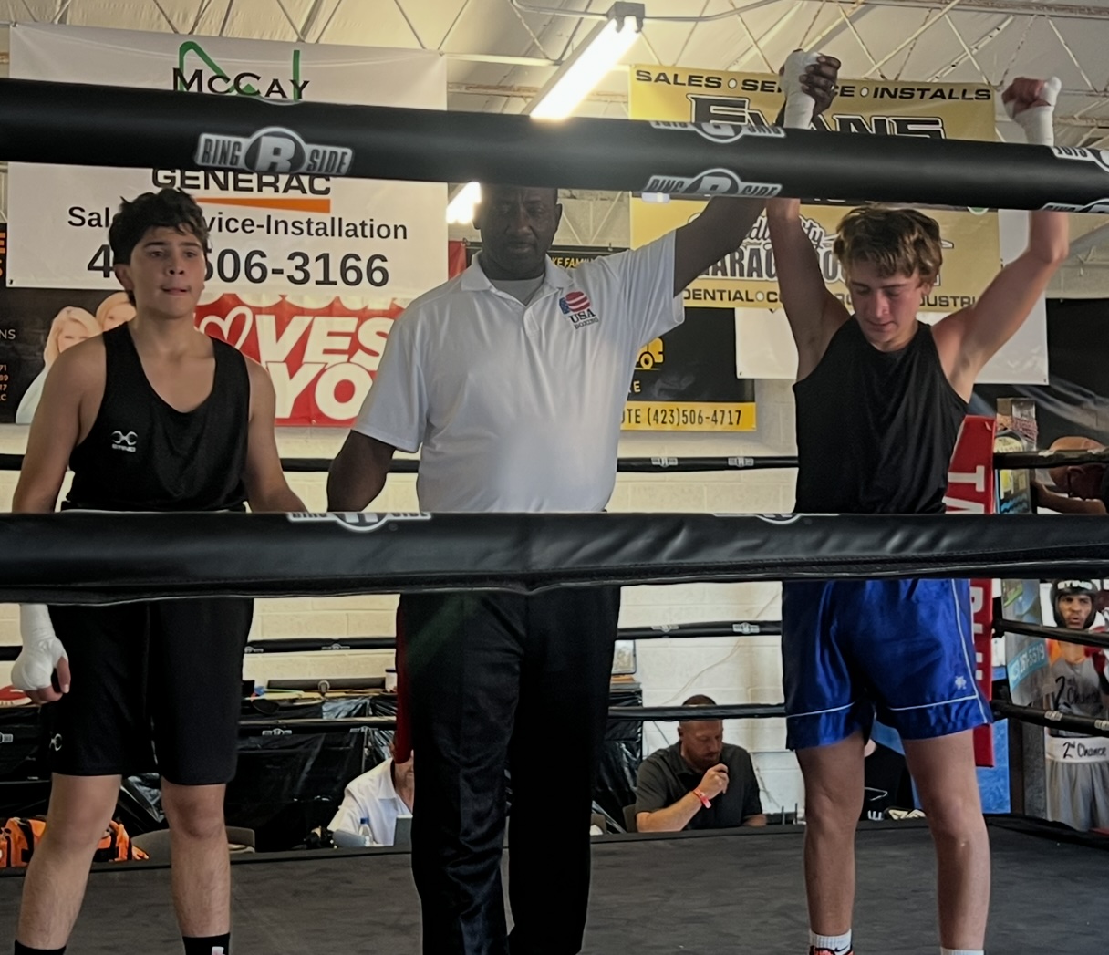 Foust fights way to victory in boxing match - WLAF