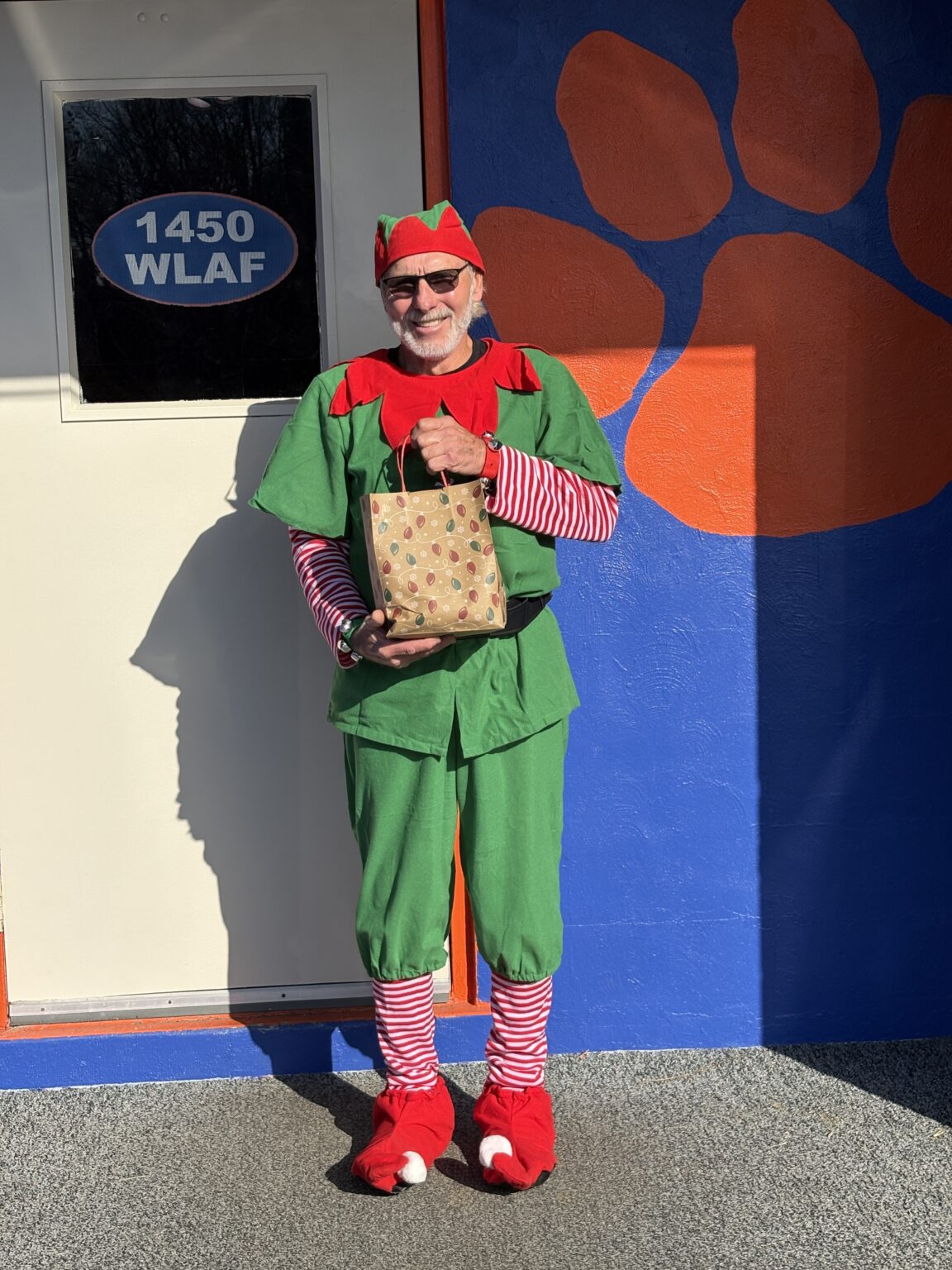 Mickey Carter’s making his rounds spreading Christmas cheer – WLAF