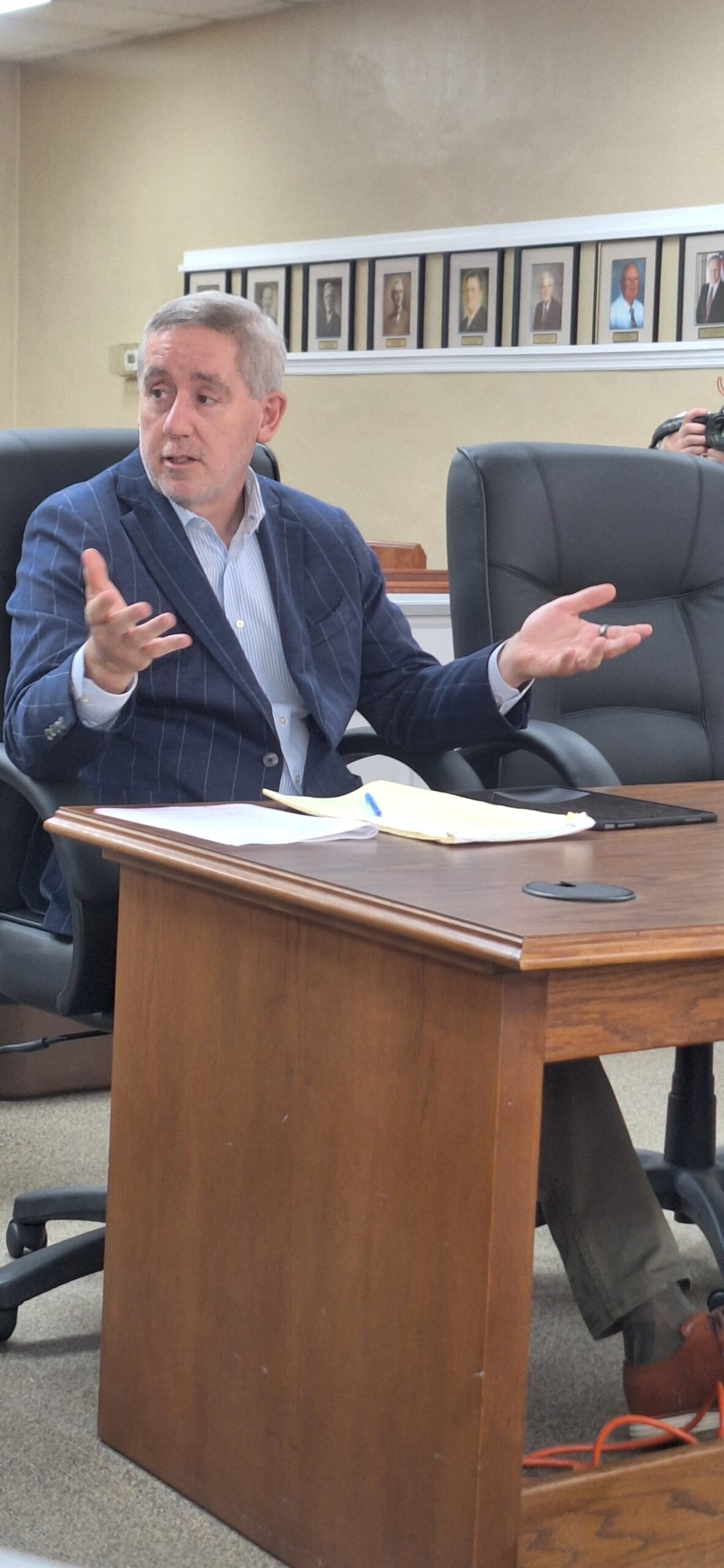Board of Education discusses Jacksboro Ele. School gym project – WLAF